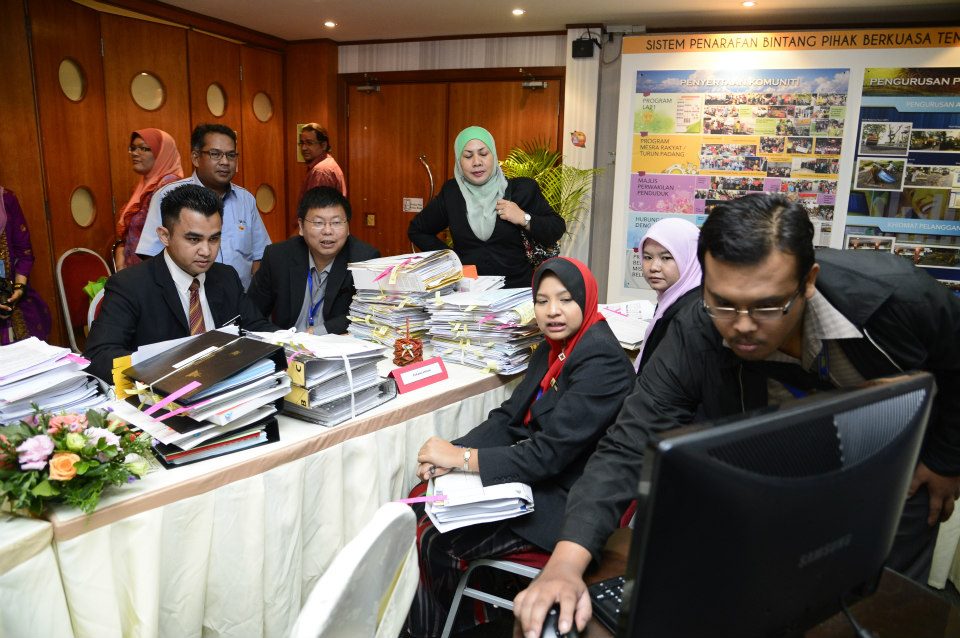 PANEL PENILAI PENGGREDAN SISTEM PENARAFAN BINTANG PBT 2013 | Portal ...